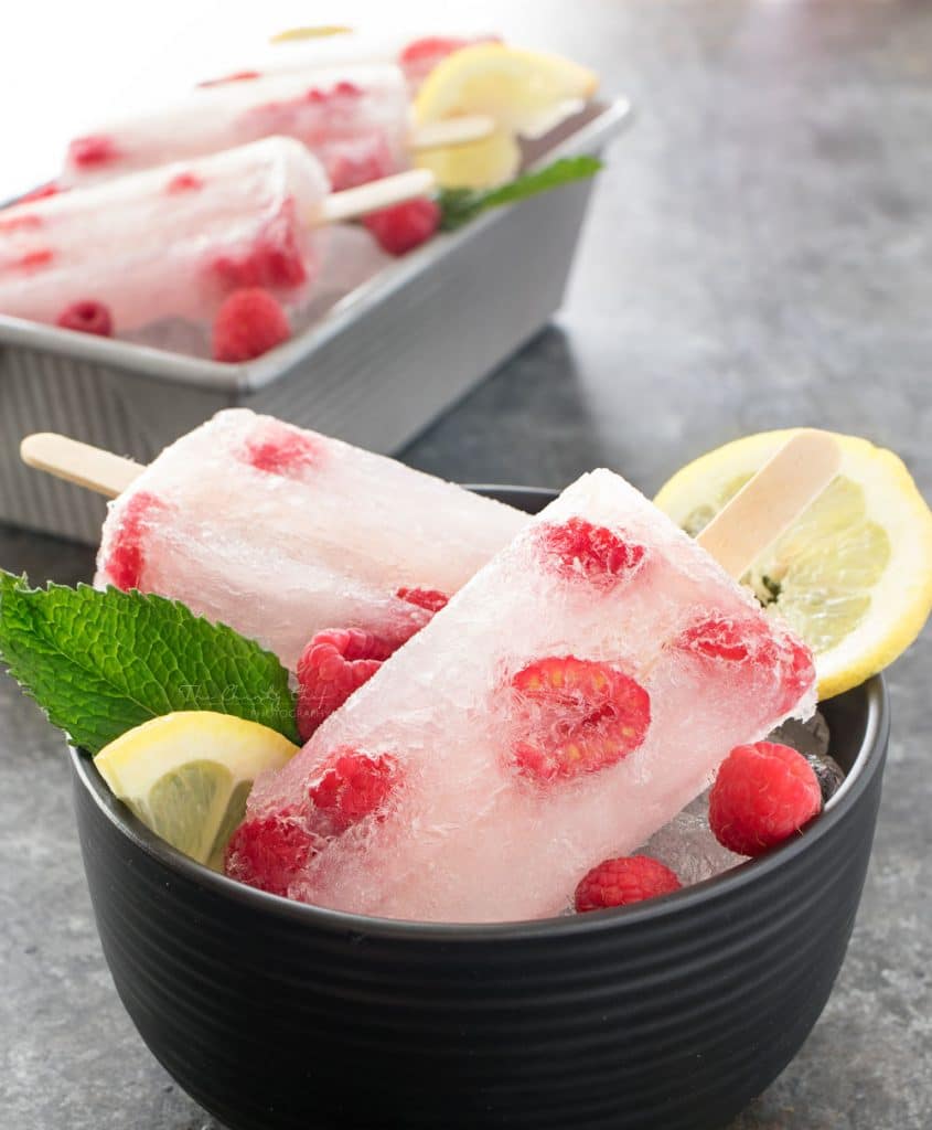 Raspberry Lemonade Popsicles - The Chunky Chef