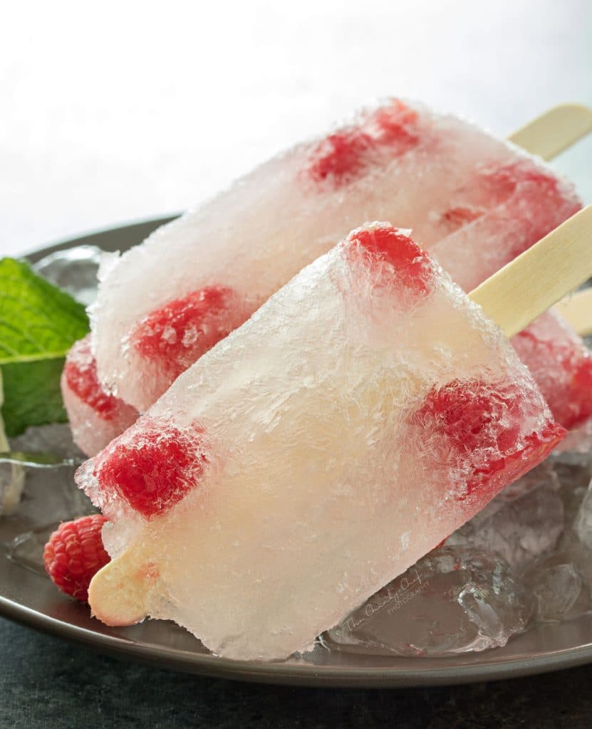 Raspberry Lemonade Popsicles - The Chunky Chef