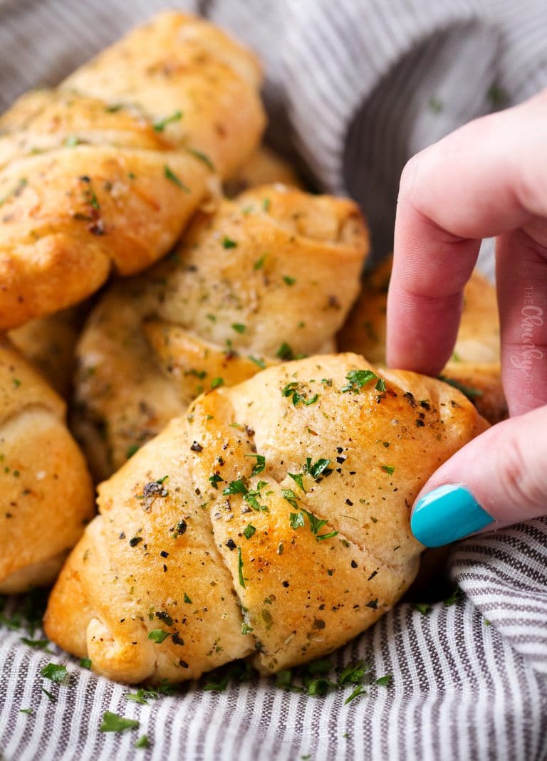 Buttery Garlic Cheese Bombs - The Chunky Chef