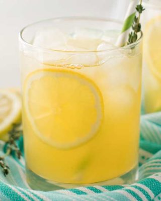 Kentucky Lemonade Recipe (bourbon cocktail) - The Chunky Chef