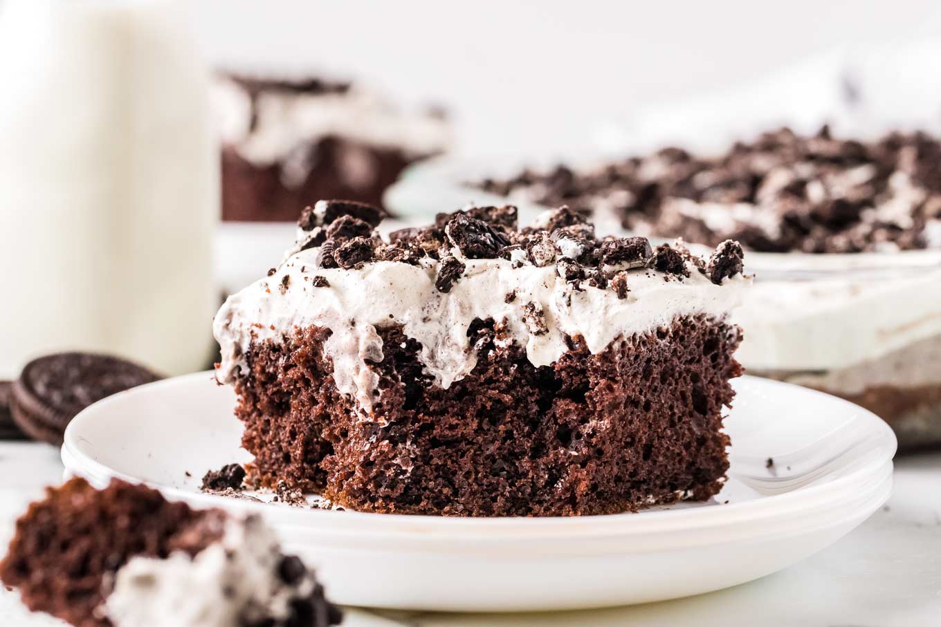 Oreo Poke Cake (make ahead dessert) - The Chunky Chef