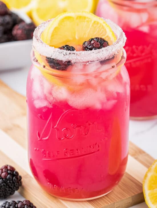 Refreshing Blackberry Lemonade (4 ingredients) - The Chunky Chef