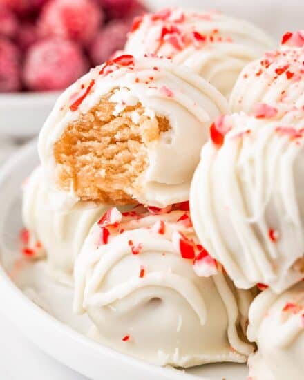 Candy Cane Cake Balls - The Chunky Chef