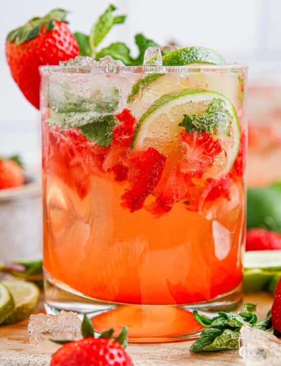 Strawberry Mojito Recipe - The Chunky Chef