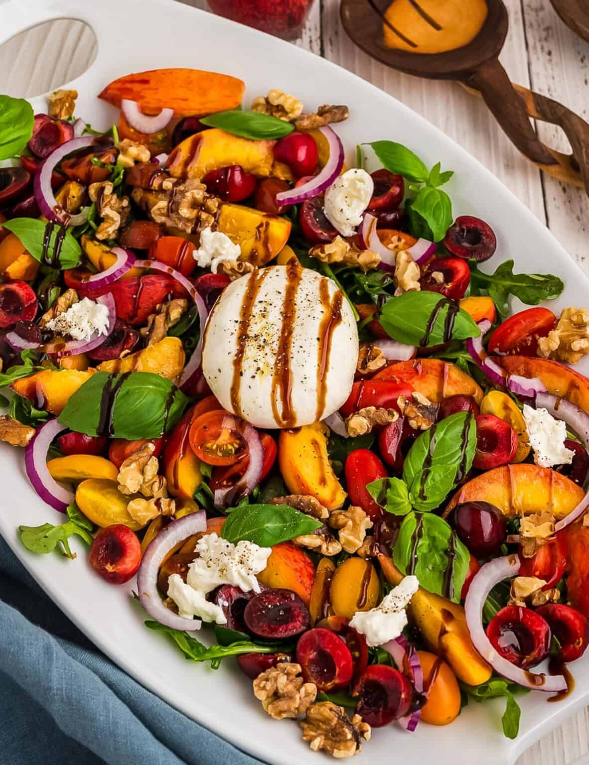 Peach Burrata Salad - The Chunky Chef