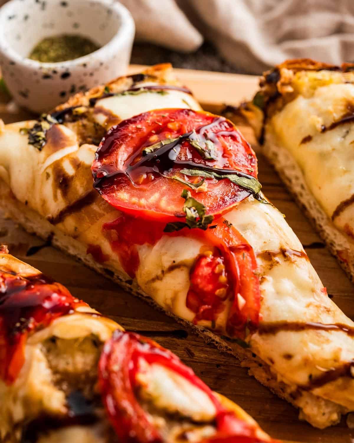 Caprese Garlic Bread - The Chunky Chef